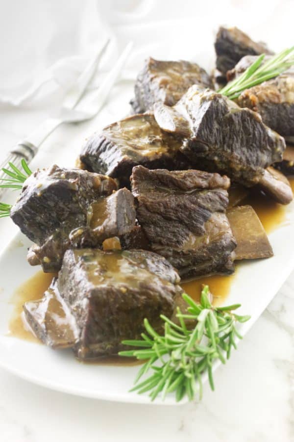 Red Wine Braised Short Ribs with Garlic and Herbs - Savor the Best