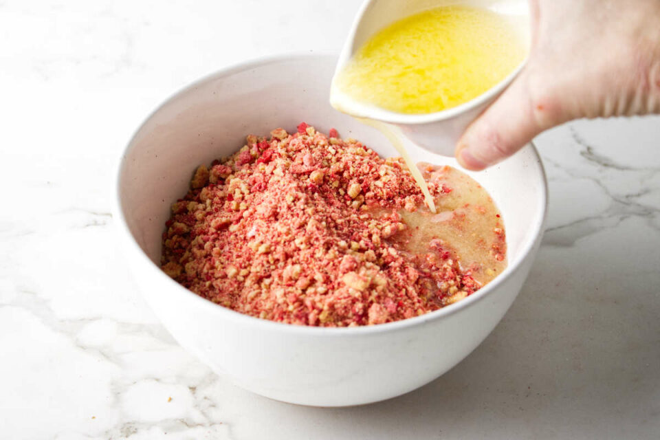 Strawberry Crunch Recipe (Crumble Topping) - Savor the Best
